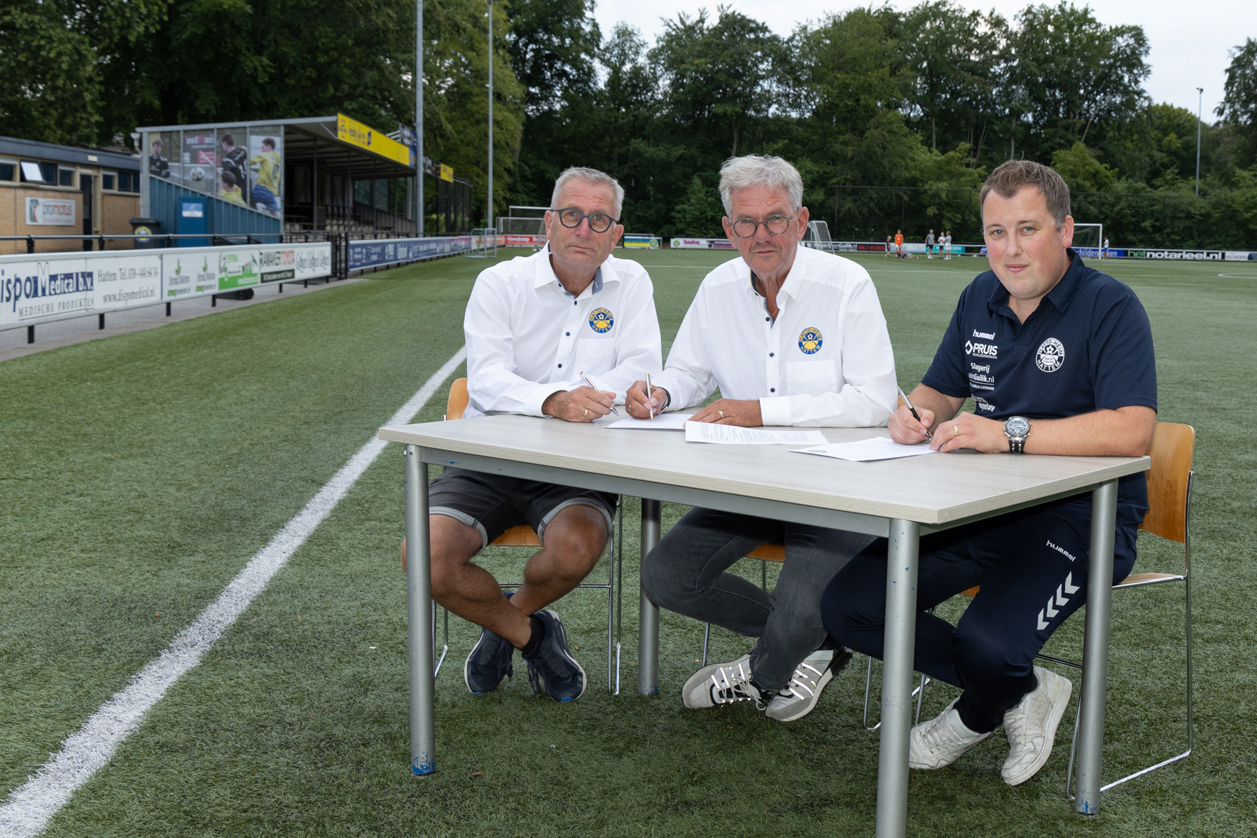 Nieuwe trainers tekenen hun contract! | sv Hatto Heim
